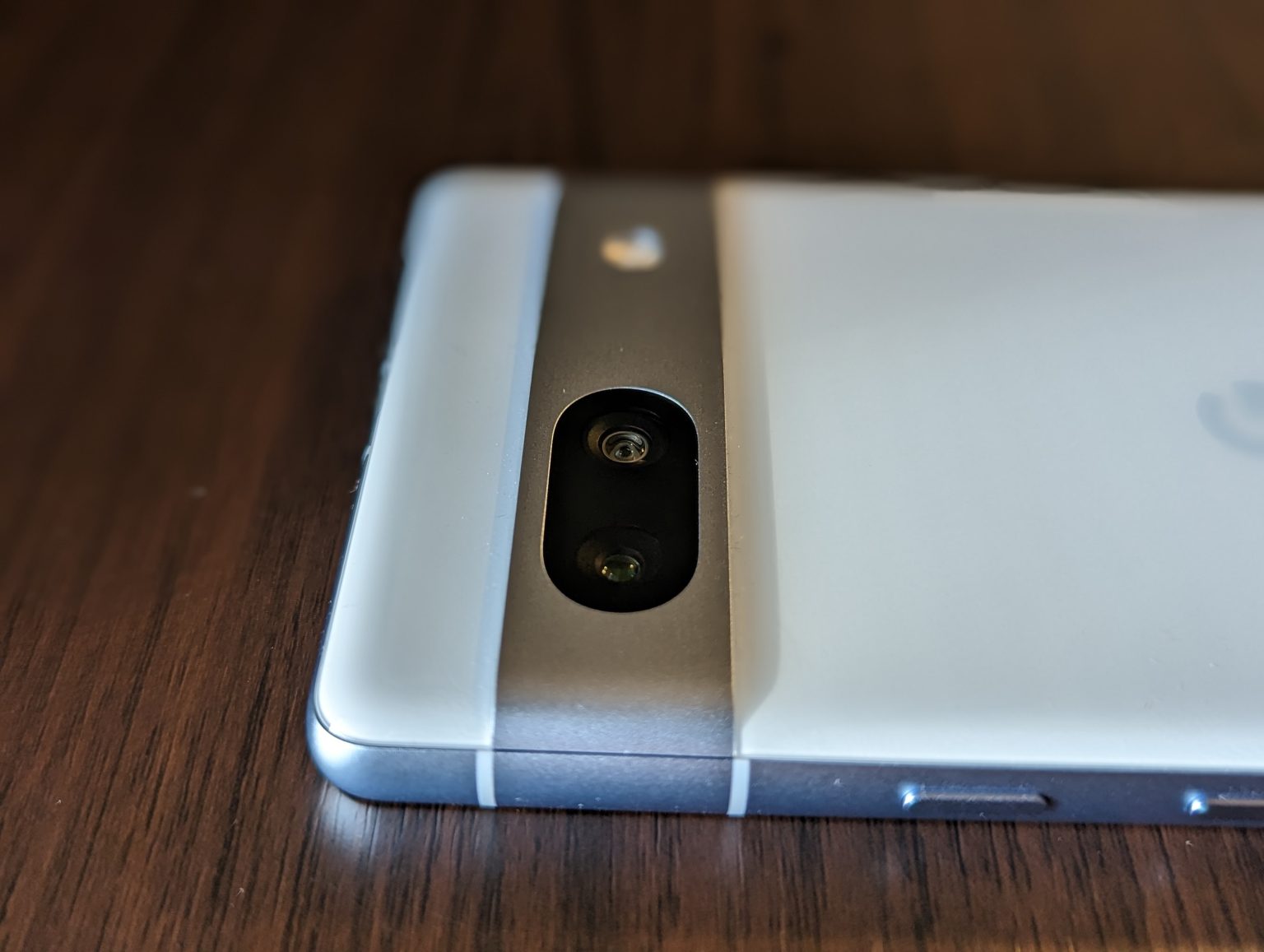 Google Pixel 7a Review: Top of the Mid-Range Class - UrbanGeekz