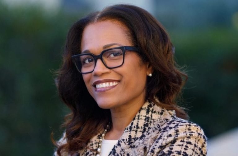 Apple Hires Cynthia Bowman As New Diversity Chief - UrbanGeekz